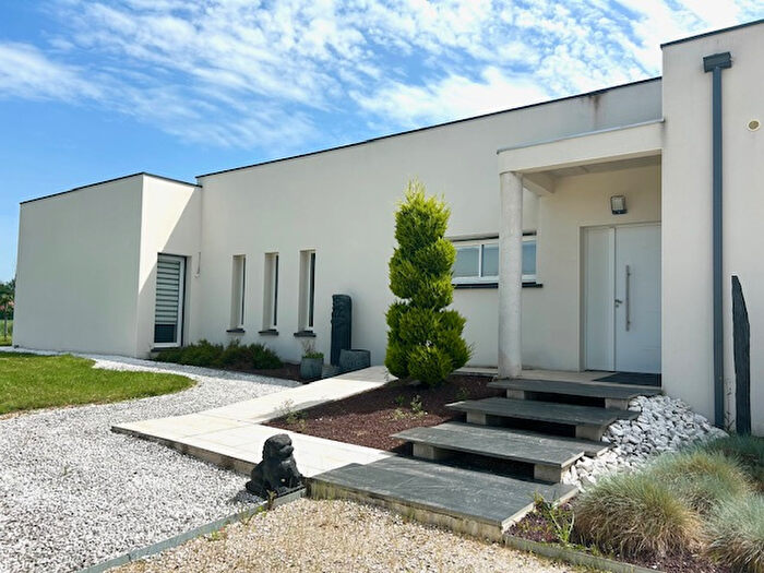 Maison 6 pièces à vendre à Saint-Étienne-de-Tulmont