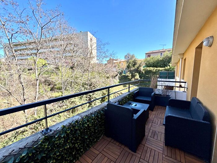 Appartement à louer - Ganteaume, Aubagne - 2 pièces - 1 chambre