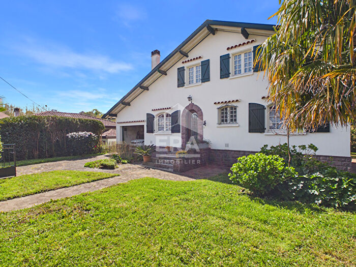 Maison à vendre - Cambo-les-Bains - 6 pièces - 5 chambres