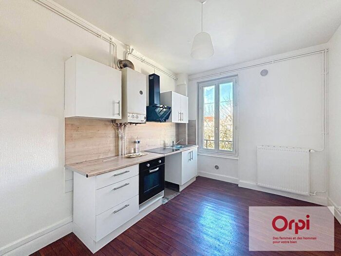 Appartement à louer - Chantoiseau-Faucheroux, Montluçon - 2 pièces - 1 chambre