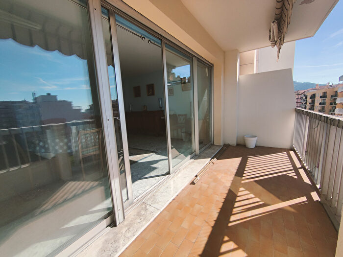 Appartement à vendre - Menton, Hôtel de Ville, Vieille Ville, Musée, Madone, Carnolès - 3 pièces - 2 chambres