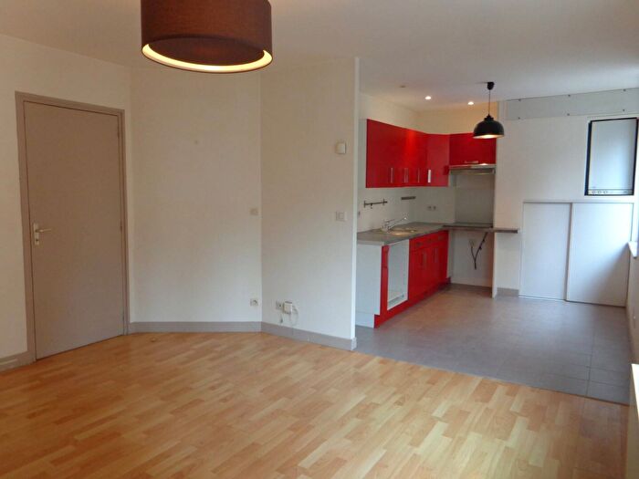 Appartement à louer - Centre Ville, Reims - 3 pièces - 2 chambres