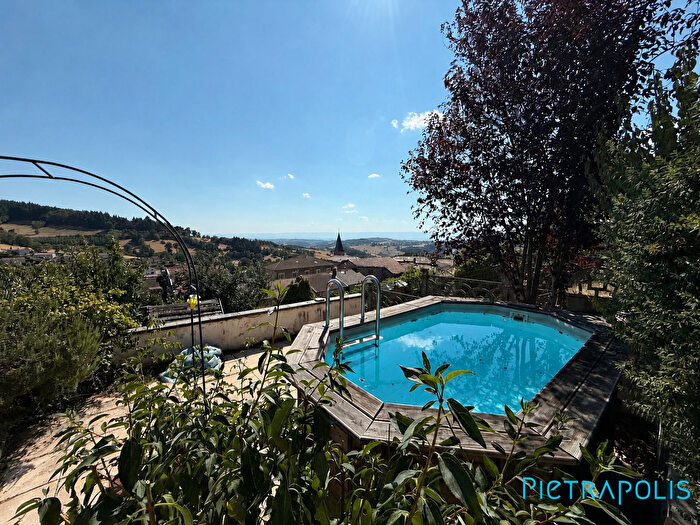 Maison 6 pièces à Villechenève, à vendre