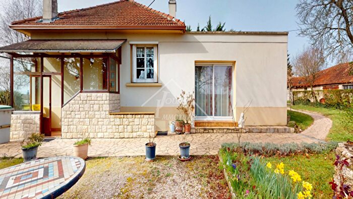 Maison à vendre - Cognat-Lyonne - 5 pièces - 2 chambres