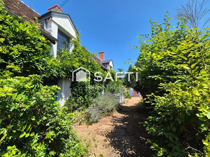 Les Montils : Maison 3 pièces à vendre