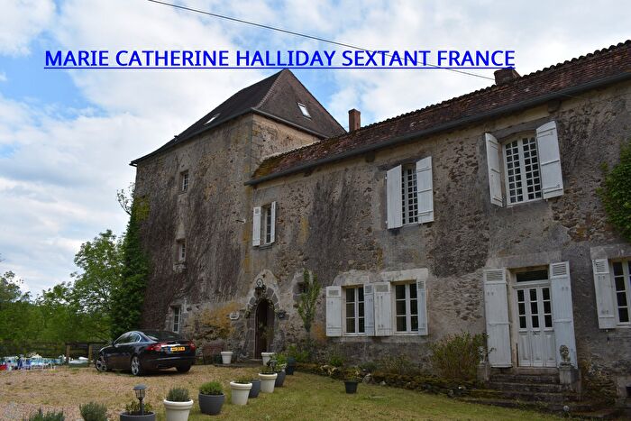 Saint-Jory-de-Chalais : Maison 9 pièces à vendre