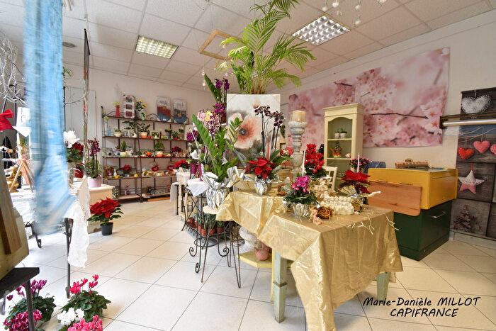 Maison à vendre - Montsûrs - 6 pièces - 3 chambres