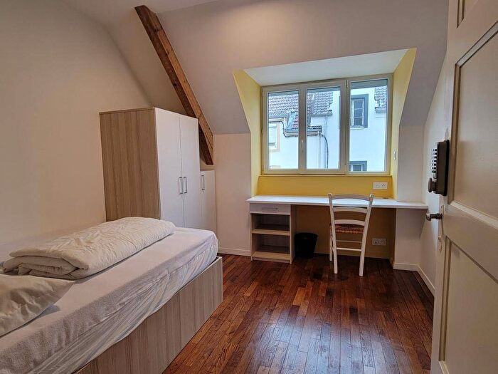 Appartement à louer - Parc la Verrerie-Le Guide, Le Creusot - 2 pièces - 1 chambre
