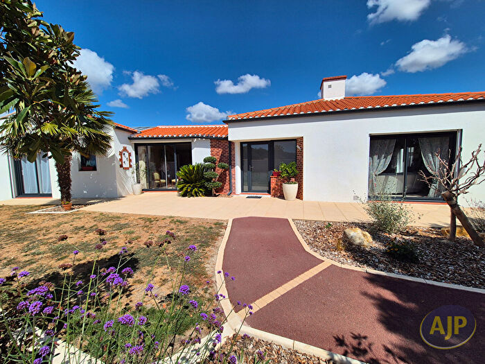 Challans, Centre-ville - Maison 6 pièces à vendre