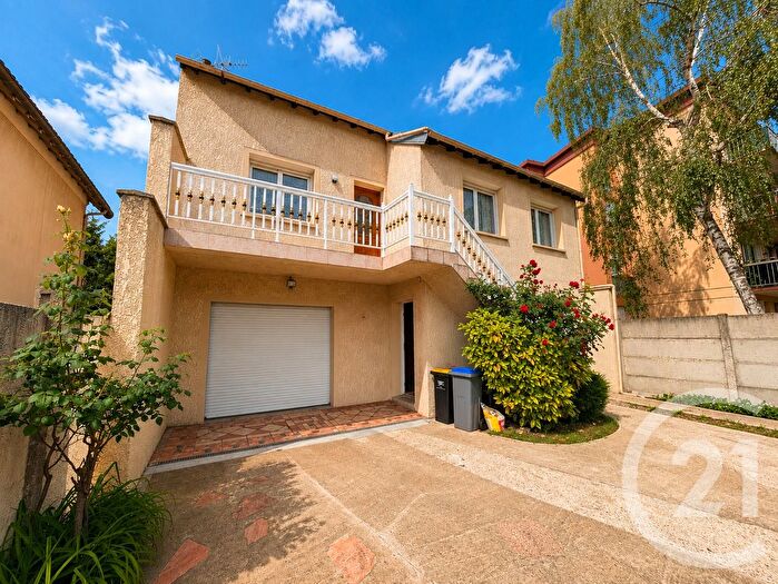 Livry-Gargan, Zones Commerciales : Maison 6 pièces à vendre