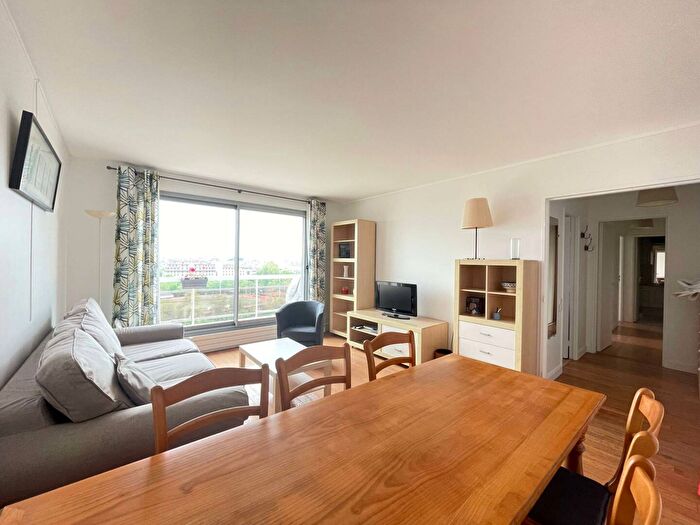 Maison à louer - Courbevoie - 3 pièces - 2 chambres