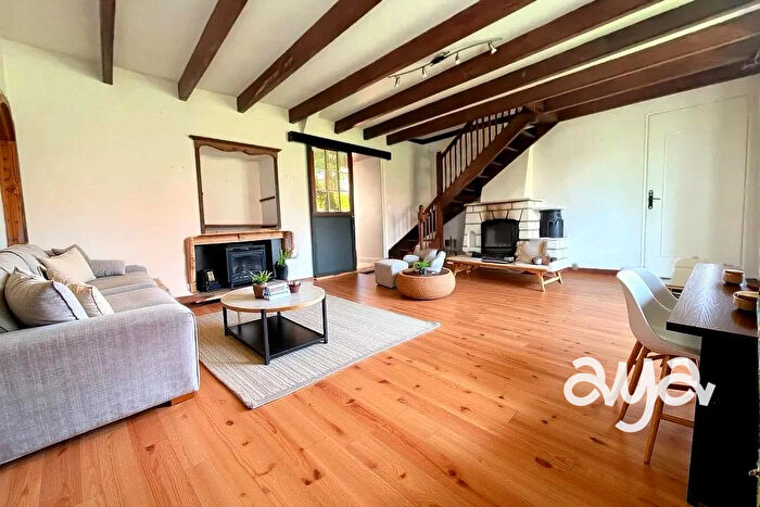 Maison à vendre - Saint-Étienne-de-Montluc - 6 pièces - 3 chambres