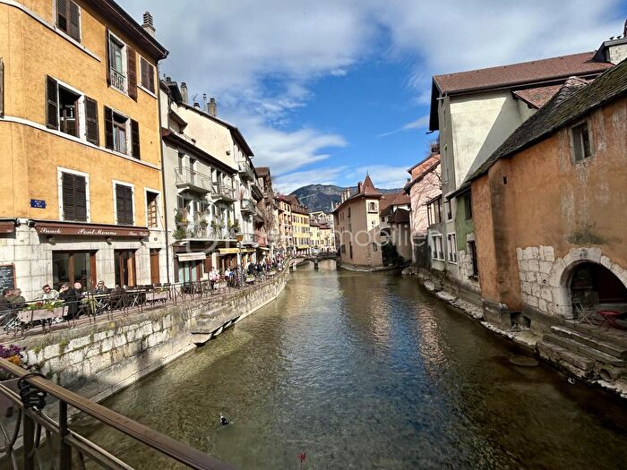 Appartement à vendre - Annecy, Centre-ville, Vieille ville, Marquisats - 5 pièces - 3 chambres