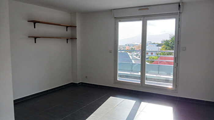 Appartement 2 pièces à Le Tampon, Centre-ville, à louer