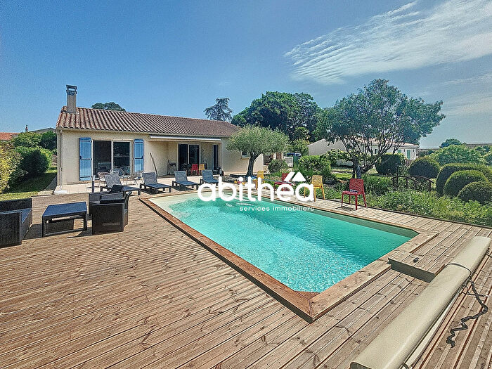 Maison à vendre - Meursac - 5 pièces - 3 chambres