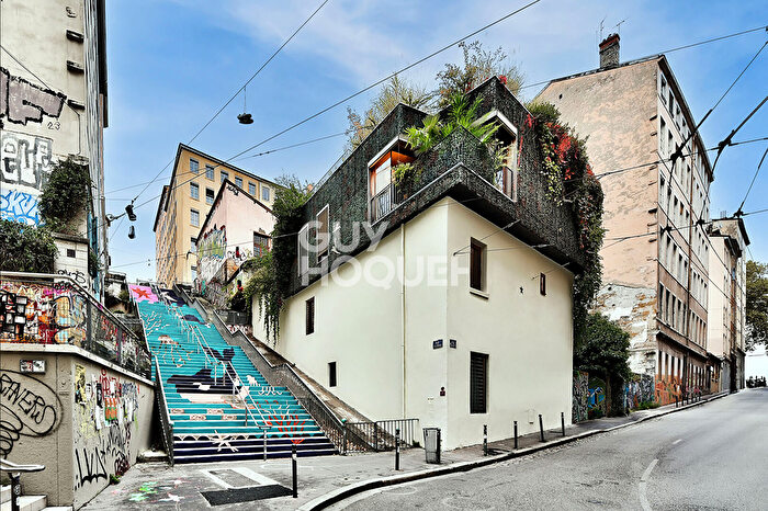 Maison à vendre - Lyon er , Haut, Coeur des Pentes - 8 pièces - 4 chambres