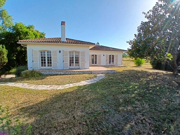 Montguyon : Maison 7 pièces à vendre