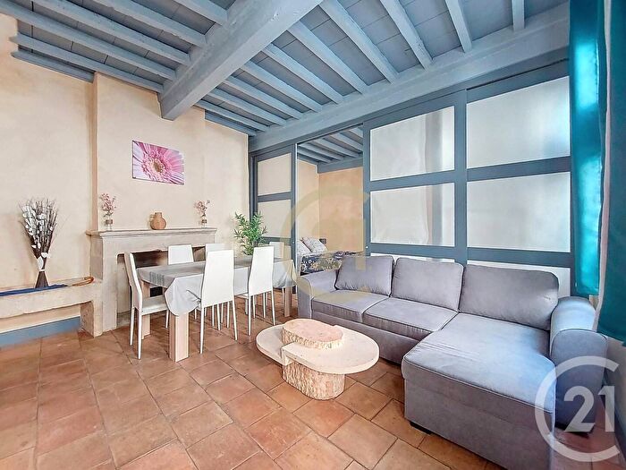 Appartement à louer - Uzès - 4 pièces - 3 chambres