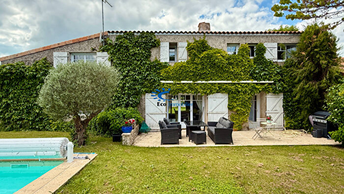 Maison à vendre - Saint-Rogatien - 7 pièces - 4 chambres