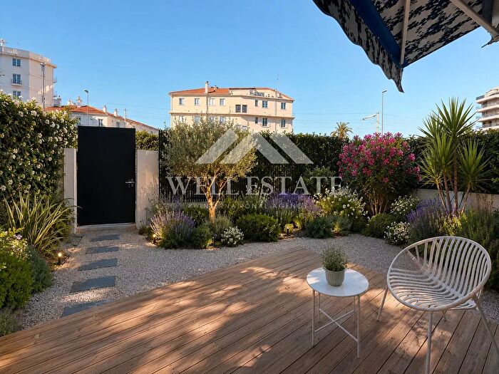 Appartement 4 pièces à vendre - Cannes, Pointe Croisette