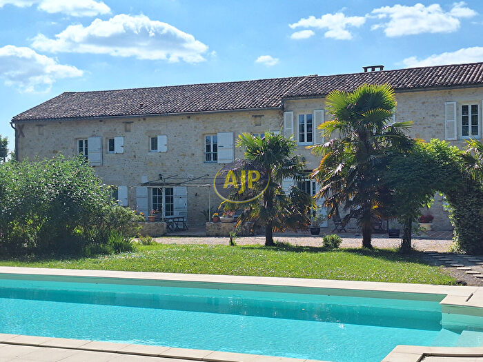 Maison 15 pièces à vendre à Lesparre-Médoc