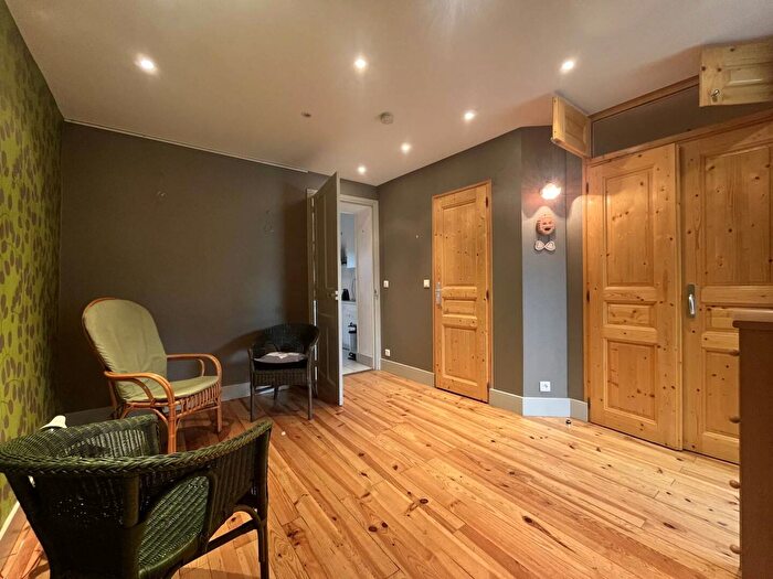 Appartement à louer - Porte-de-Savoie - 2 pièces - 1 chambre