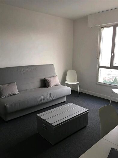 Appartement à louer - Courbevoie, Marceau République - 1 pièce