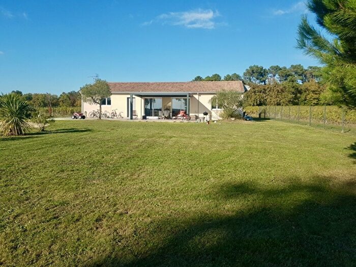 Maison à vendre - Saint-Pierre-de-Bat - 5 pièces - 4 chambres