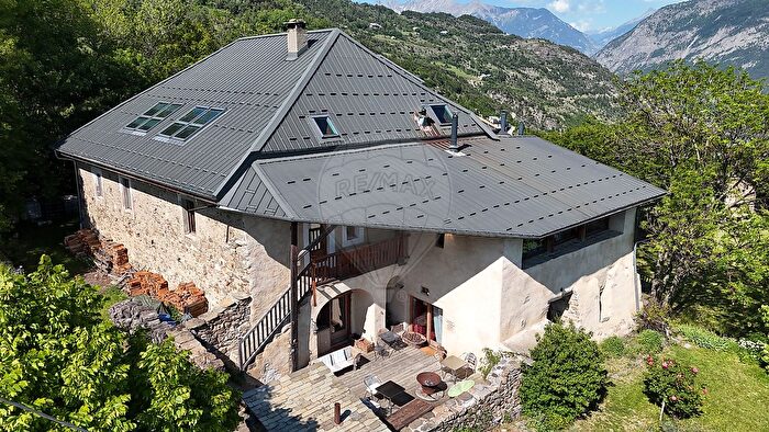 Maison 10 pièces à vendre à Châteauroux-les-Alpes
