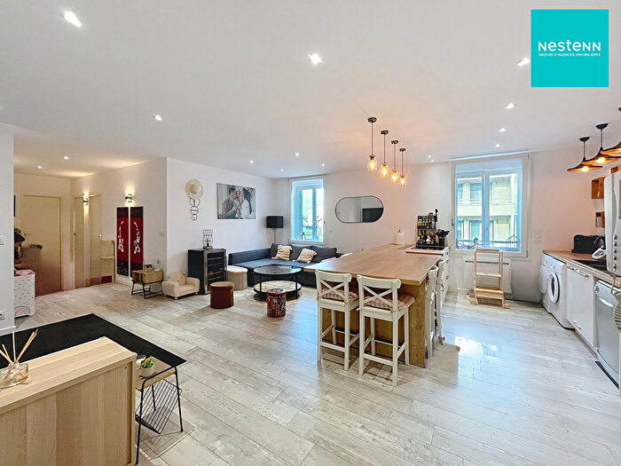 Appartement à vendre - Montrond-les-Bains - 3 pièces - 2 chambres