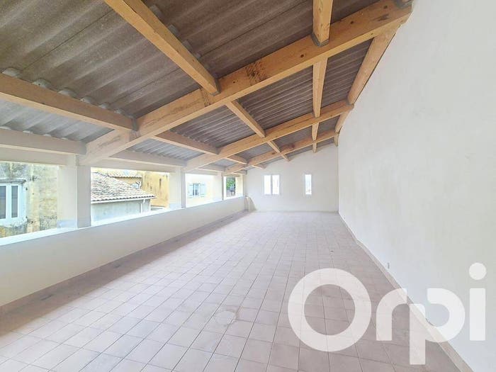 Centre Ville, Pont-Saint-Esprit : Maison 4 pièces à louer