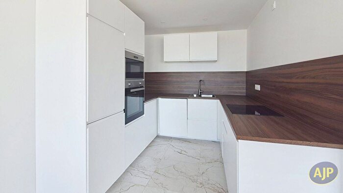 Appartement à louer - Pentagone, La Roche-sur-Yon - 4 pièces - 3 chambres