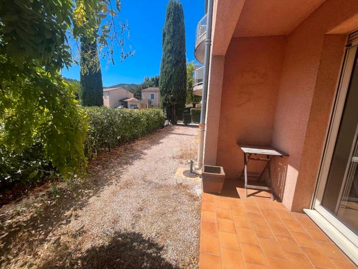 Appartement 3 pièces à Peripherie Centre, Saint-Maximin-la-Sainte-Baume, à louer