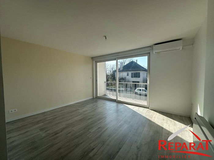 Appartement à louer - Brive-la-Gaillarde - 4 pièces - 3 chambres