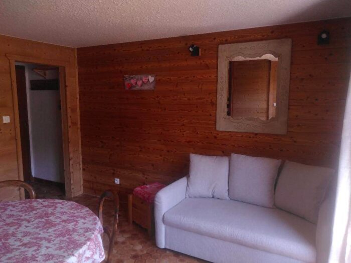 Appartement à louer - Saint-Léger-les-Mélèzes - 3 pièces - 2 chambres