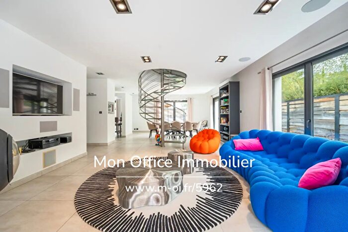 Maison à vendre - Ventabren - 5 pièces - 4 chambres