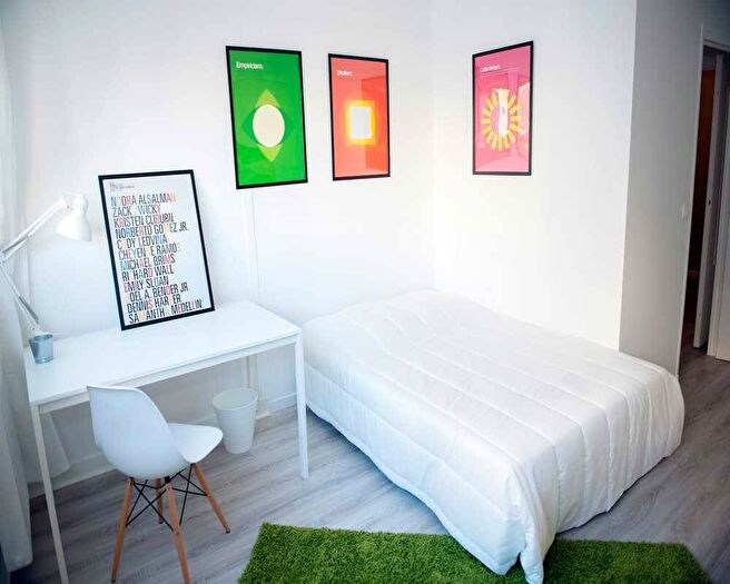 Appartement à louer - Alleray Procession, Paris ème arrondissement - 4 pièces - 4 chambres