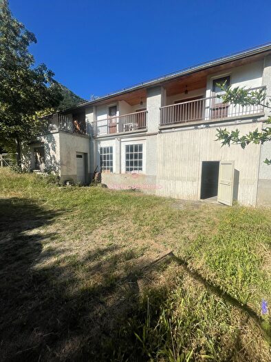 Vernet-les-Bains : Maison 9 pièces à vendre