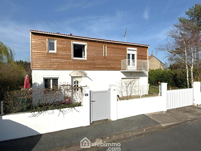 Maison à vendre - Poitiers, Ouest - 6 pièces - 4 chambres