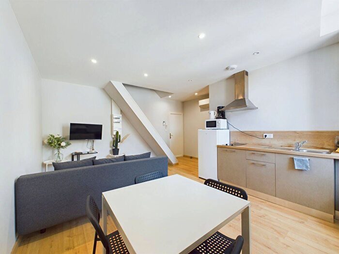 Centre Ville, Valence : Appartement 2 pièces à louer