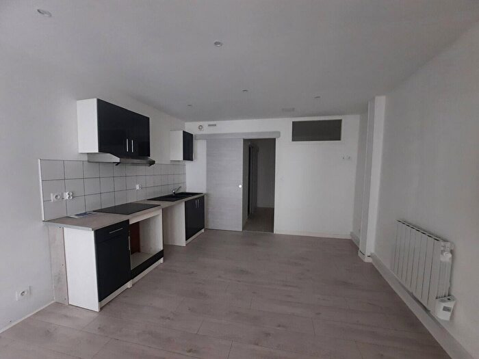 Nord, Barbezieux-Saint-Hilaire - Appartement 2 pièces à louer