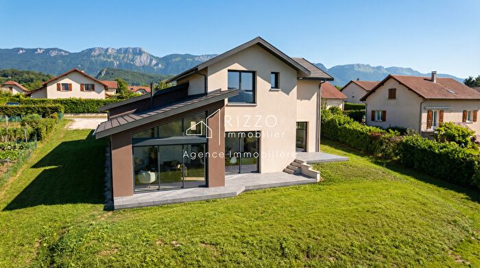 Maison 5 pièces à vendre à Péron