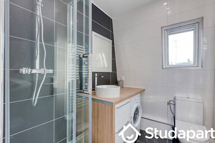 Appartement à louer - Europe, Paris ème arrondissement - 1 pièce - 1 chambre