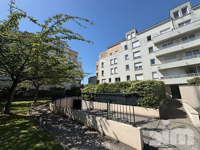 Appartement 2 pièces à vendre - Chelles, Centre-ville, Gare, Abbesses