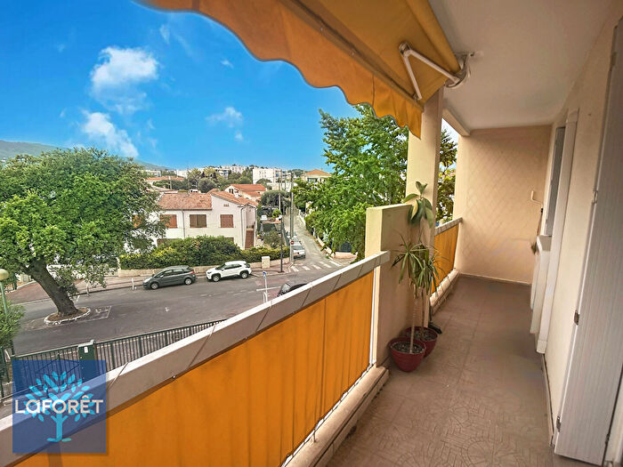 Appartement 3 pièces à louer - Cannes, Bocca Sud