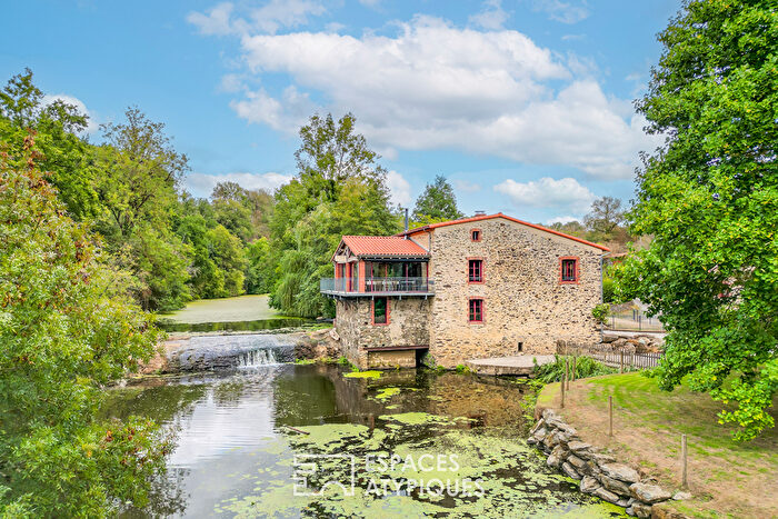 Maison 10 pièces à vendre à La Chapelle-du-Genêt