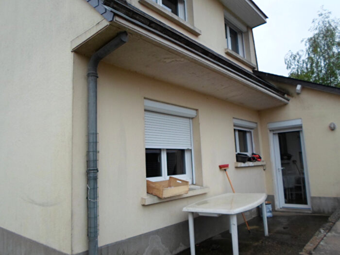 Longuefuye : Maison 4 pièces à louer