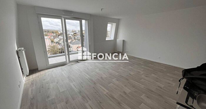 Charles de Gaulle-Léon Jouhaux, Livry-Gargan : Appartement 4 pièces à louer