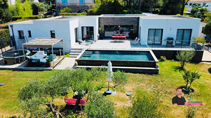 Maison à vendre - Alès, Centre-ville - 6 pièces - 4 chambres