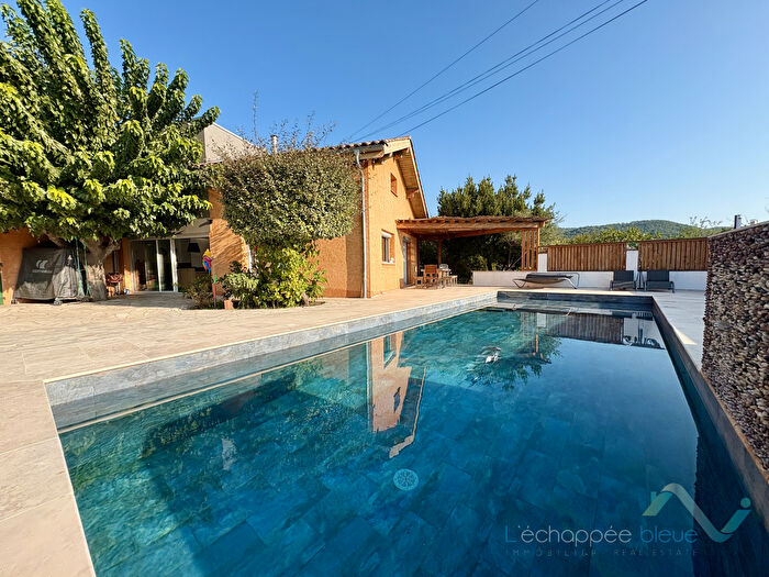 Maison à vendre - Puget-Ville - 14 pièces - 9 chambres